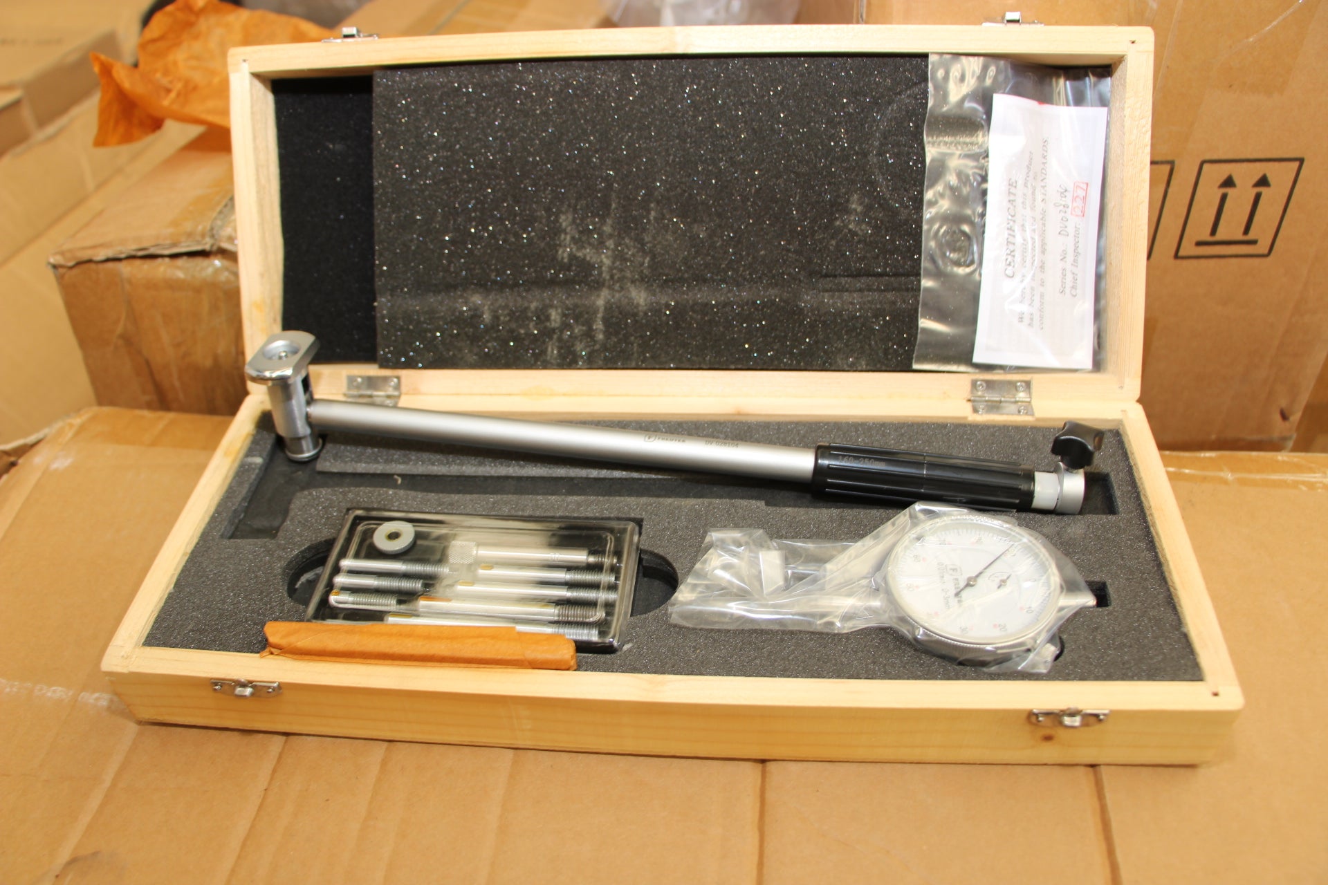SDM0069 - Bore gauge 160-250mm x0.01 – Freutek